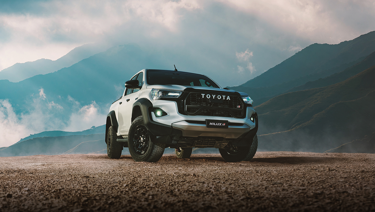TOYOTA HILUX GR-S LANZA SU CUARTA VERSIÓN - Tour Motor